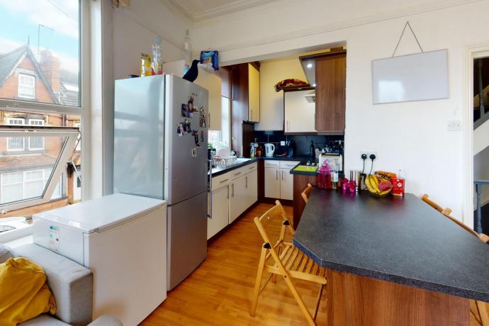 6 Bed Student House to Rent in Headingley